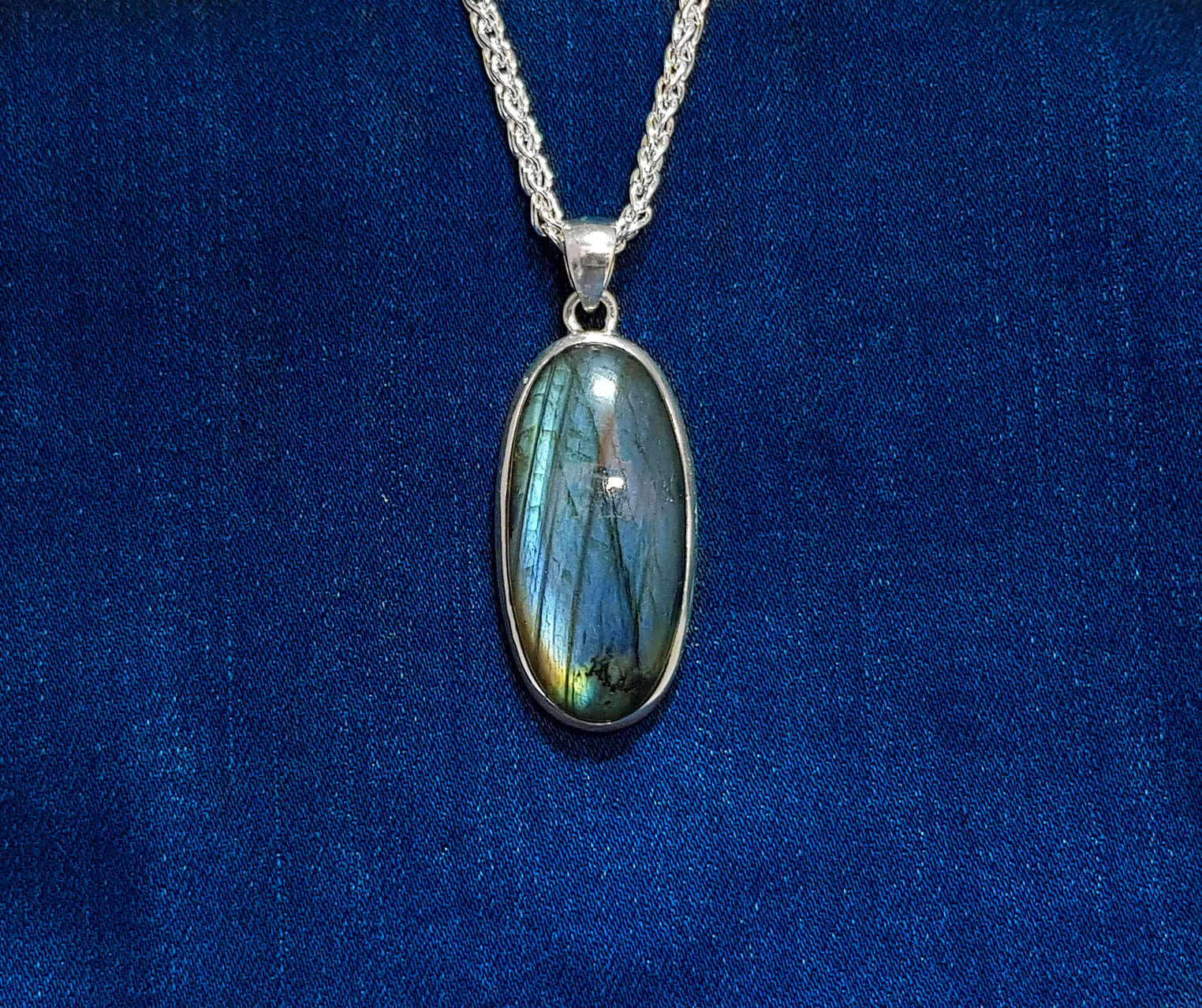 Oval Labradorite Stone Necklace